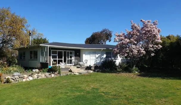 Charming Motueka Getaway with Air-Con, Motueka (tarifs actualisés pour ...