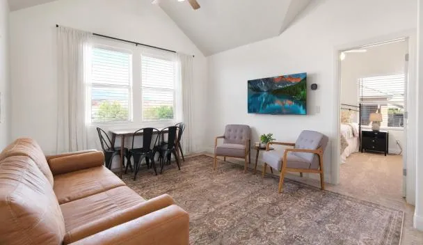 King Beds Full Kitchen Peaceful 2BR Casita Re, Washington ...
