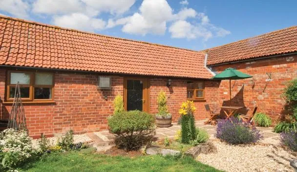 Horseshoe, Saltfleetby Saint Clement (updated prices 2026)