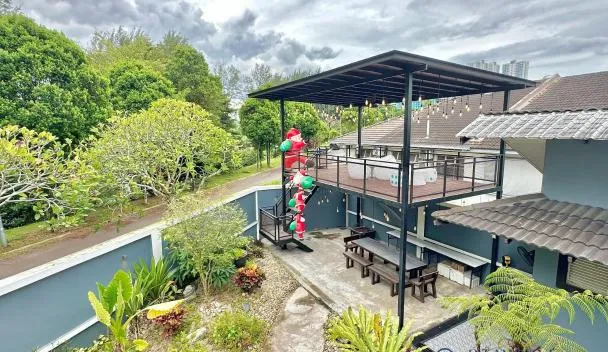 Mount Austin Landed Homestay 16pax Karaoke Jacuzzi BBQ by Stayrene ...