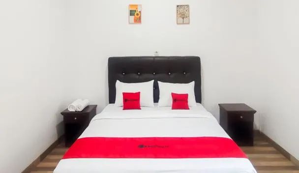 RedDoorz Plus Syariah at Rizano Homestay Batu Sangkar, Batusangkar ...