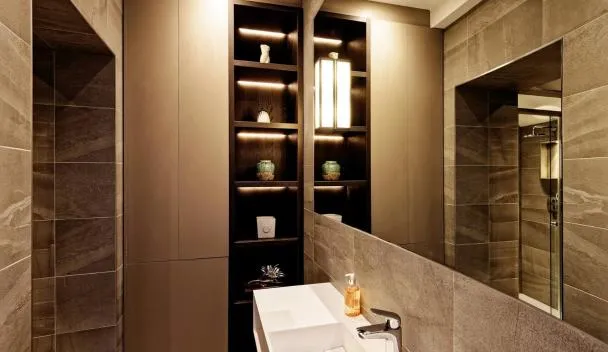Private studio with private terrace -Basement, Londres (precios ...