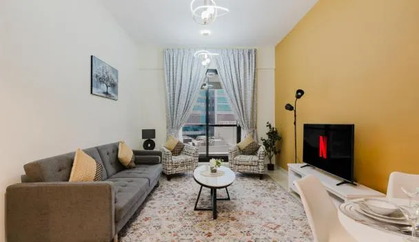 RH- Heart of Dubai Marina, Sunny & bright 2 BR apartment with big ...