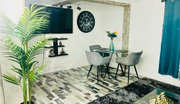 Linda inn - Entire Unit- Sleep 3- Sherbrooke, Sherbrooke (precios ...