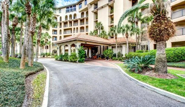 Ground-level home with pool - short walk over dunes to beach ...