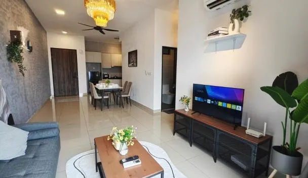 5 min walk to CIQ RTS Luxury 7pax Netflix Ciq View 1 Carpark, Johor ...