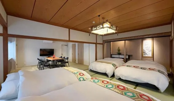 b hotel Namiki Hills - Modern 1BR with Tatami Next to Hondori City ...