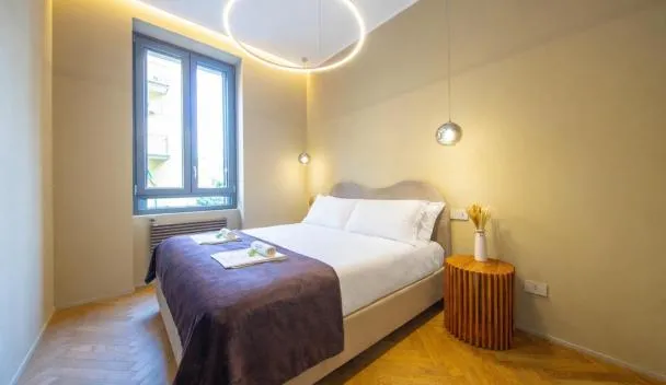 Luxury in the center 1bedroom apartment with AC and balcony, Milano ...