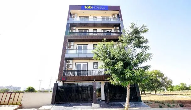 FabHotel Prime Hush & Suites, Gurgaon (precios actualizados en 2026)