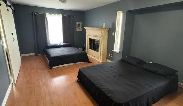 Metro Vancouver Modern Room - 30 Min to FIFA Stadium - Easy Transit ...