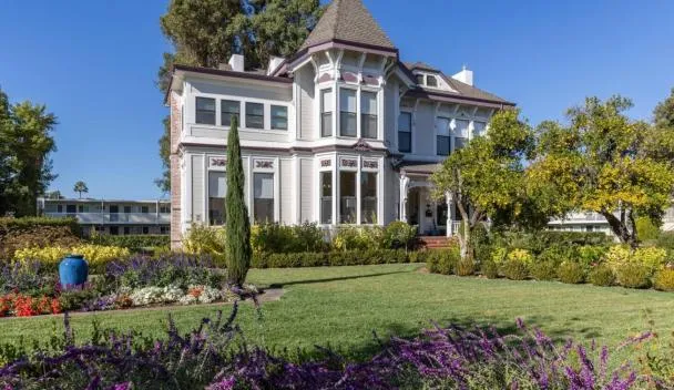 Eliza G. Yount Mansion - History in Napa Valley, Napa (precios ...