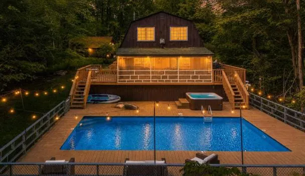 Catskills Dream Lakehouse - Lake Pool & Hot Tub, Forestburgh (tarifs ...
