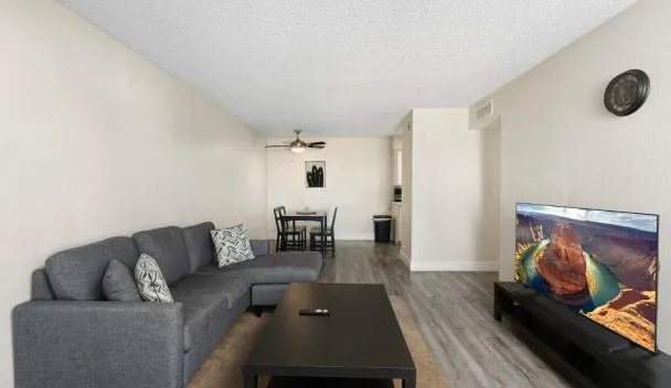 2BR Modern Mesa Stay Near DT with Pools & Gym, Mesa (tarifs actualisés ...