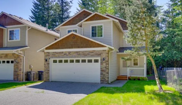 Deck w/ Forest View! Modern PNW Getaway By Boeing, Everett (updated ...