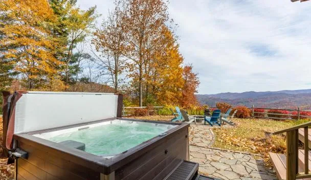 Lookout Lodge - 1 level home et Friendly Views Hot Tub & Pool Table ...