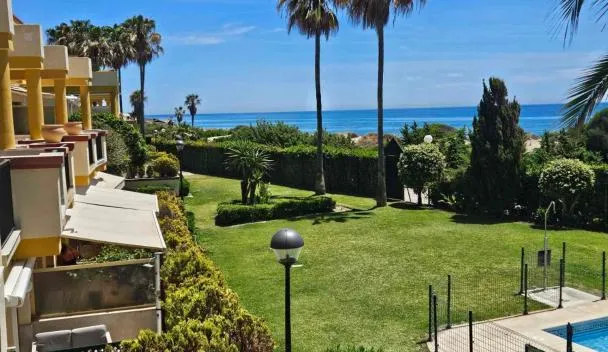 FRONTLINE BEACH APARTMENT IN Romana Playa MARBELLA, Marbella (precios ...