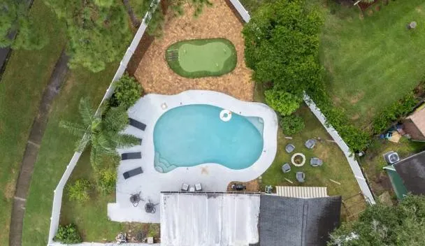 Putt Putt Pool Home - Mini Golf Grill Ping Pong, Jacksonville (preços ...