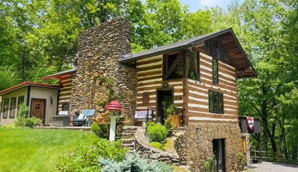 Chestnut Hill, West Jefferson (precios actualizados en 2026)
