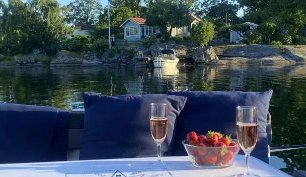Stay on the sea - unique boat experience, Karlshamn (precios ...
