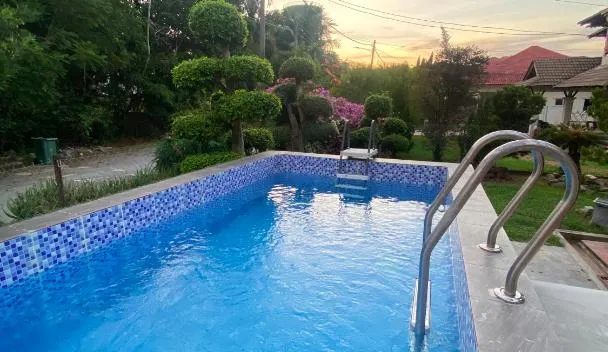 Cozy PD Villa - Bungalow for 15 paxs - Port Dickson, Port Dickson ...