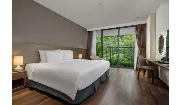 Flamingo Cat Ba Resort Deluxe Mountain View - 1 Bedroom, Cát Bà-sziget ...