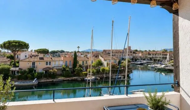 Port Grimaud view, air conditioning, parking, Saint-Tropez（グリモー）：（最新料金 ...