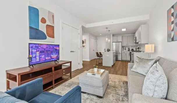 Luxury High-Rise Pool & Walk to Train, Stamford (prezzi aggiornati per ...