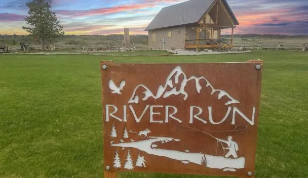 Kabino: River Run Cabin on Henry's Fork, Fire Pit, perfect fishing trip ...