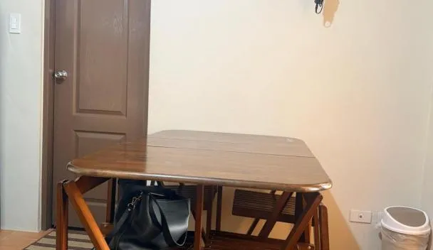 One Oasis 2 Bedroom Unit w Basement Parking 5Pax, Lapasan ...