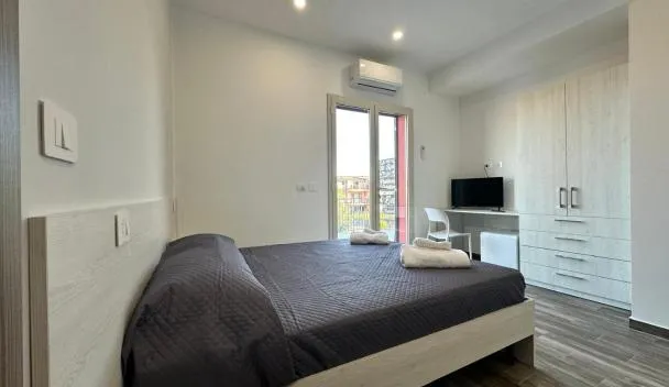 spina brothers' holiday rooms, Schisò (precios actualizados en 2026)
