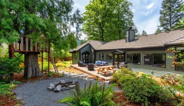 Mt Hood Home Game Room Sleeps 9 Dog-Friendly, Mount Hood Village ...
