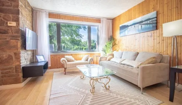 Refuge urbain du Trait-Carré, Laval (precios actualizados en 2026)