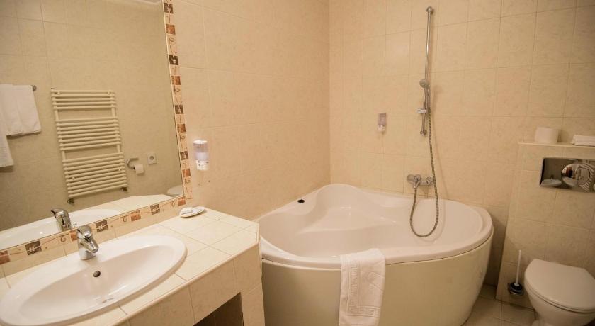 Hotel Alinalex - Paradisul Acvatic, Brasov | 2022 Updated Prices, Deals