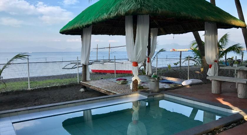 BALAYAN Beach House with dipping pool & jacuzzi Villa (Batangas ...