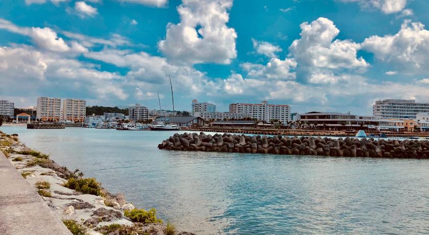 Best Price on Paradise Chatan in Okinawa Main island + Reviews!
