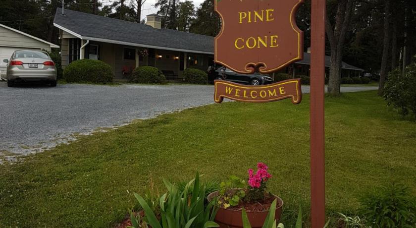 Best Price on Pinecone Motel in Cardwell (NB) + Reviews!