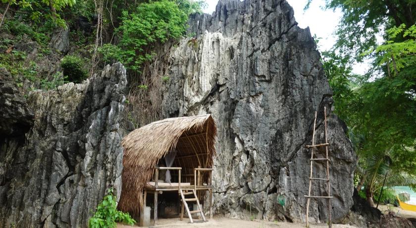 Secluded Island Beach Huts Holiday park/caravan park (Palawan) - Deals ...
