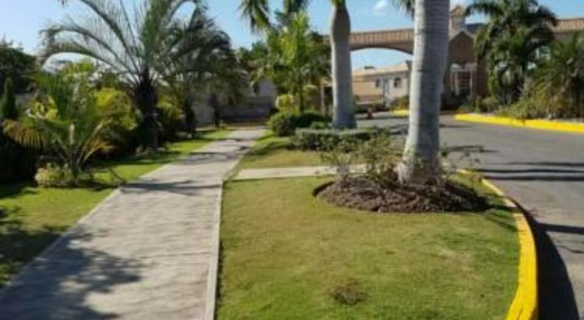 Caribbean Estates Townhouse | Portmore 2020 UPDATED DEALS, HD Photos ...
