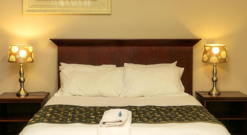 Mondior Manor Guest House Hotel (Kimberley) - Deals, Photos & Reviews