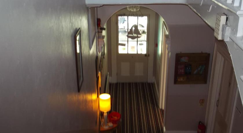 Best Price on Ashfield Guest House in Torquay + Reviews!