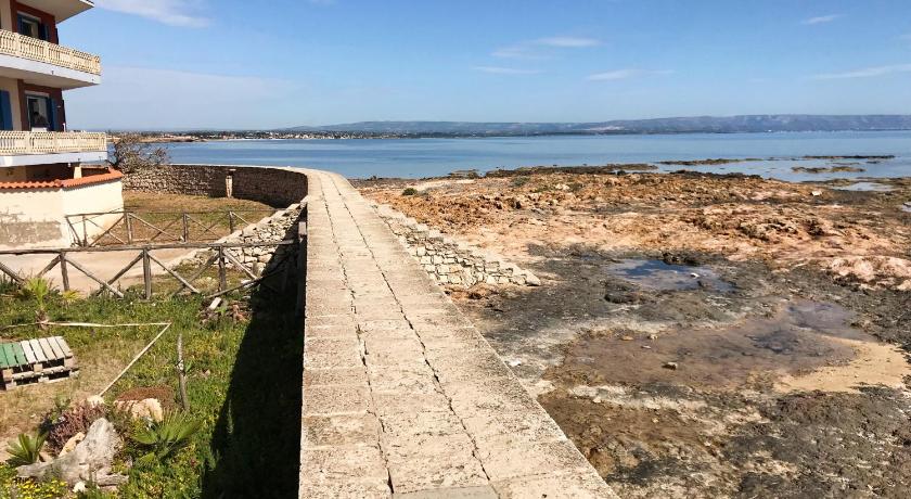 Book LA DIGA - Bilocale a Marzamemi, fronte mare in Pachino, Italy ...