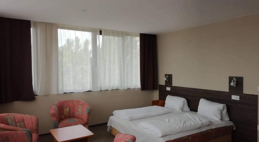 BOOK >> Hotel Tagore in Balatonfured, Hungary