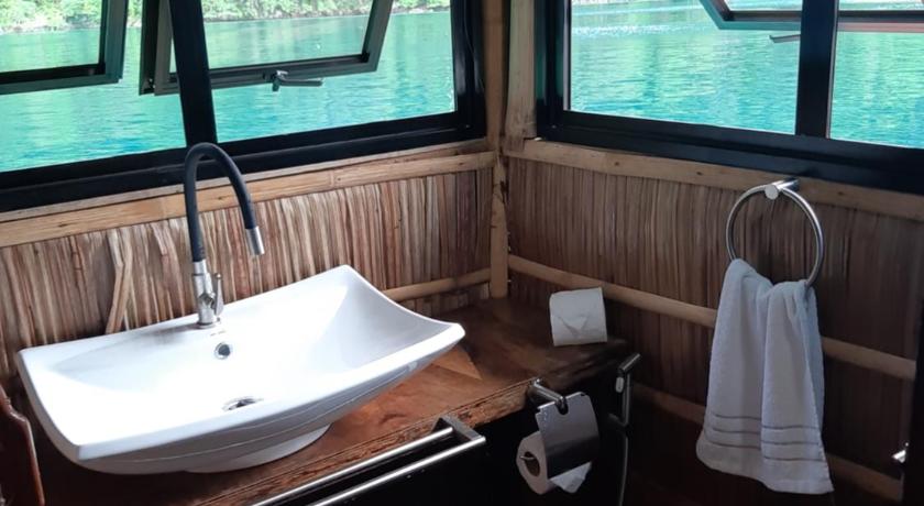 Paolyn Houseboats Coron Island (formerly Paolyn Floating House ...