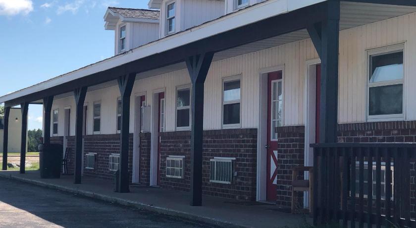 Exxon Quik Stop & Motel in Wausaukee (WI) - See 2023 Prices