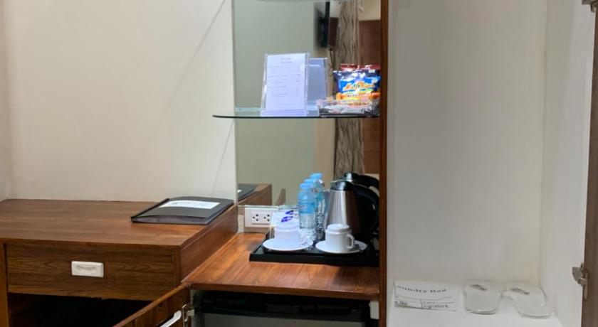 Rustic Crown Hotel in Alaminos City - Room Deals, Photos & Reviews