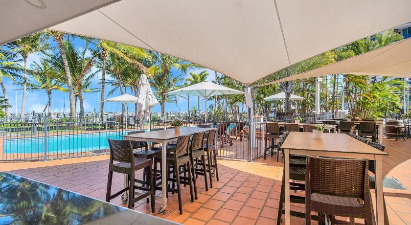Mantra Mackay (formerly Mackay Marina Hotel) Mulherin Drive, Mackay ...