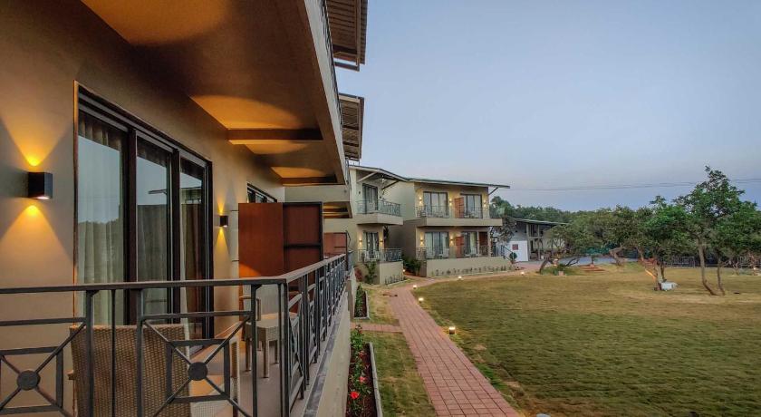 Best Price on Advait Resort, Kshetra Mahabaleshwar in Mahabaleshwar ...