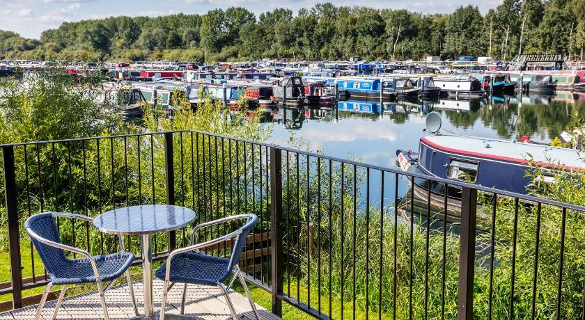 Roydon Marina Village Hotel | Roydon (Essex) 2023 UPDATED DEALS £66, HD ...