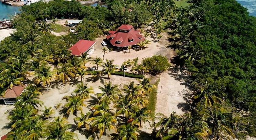 Best Price on Sea Eye Hotel - Sunset Building in Utila + Reviews!