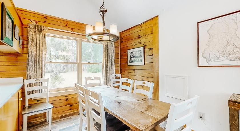 BOOK >> Coles Island in Beaufort (SC), United States